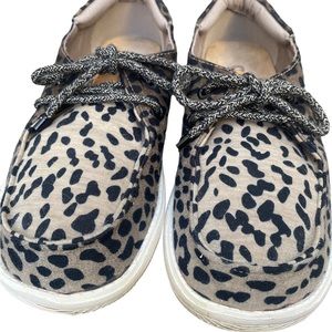 Makula | Shoes | Makula Tasha Leopard Print Lightweight Lace Up Sneaker ...